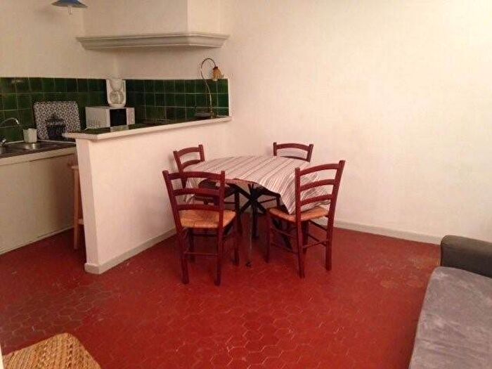 Centre Ville, Aix-en-Provence : Appartement 2 pièces à louer