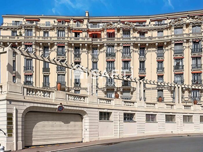 Appartement à vendre - Nice, Chambrun - 4 pièces - 2 chambres