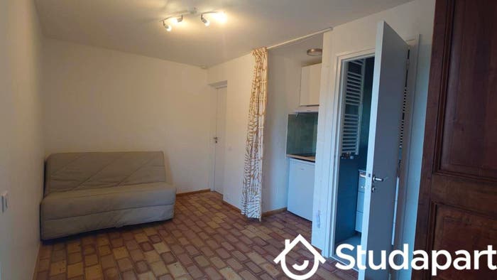 Appartement 1 pièce à louer à Brusquet-Retenaou-Devens, Vallauris