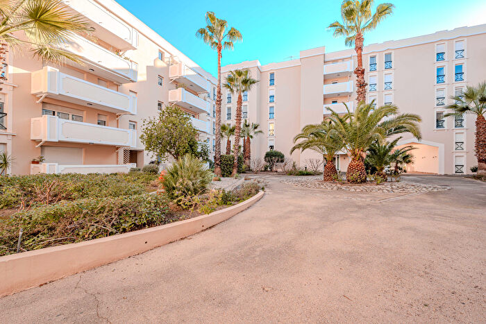 Appartement à vendre - Hyères, Centre-ville - 3 pièces - 2 chambres