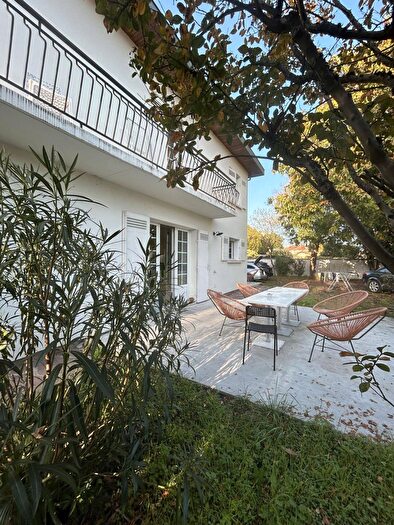 Appartement à louer - Le Lycée, Talence - 1 pièce - 9 chambres