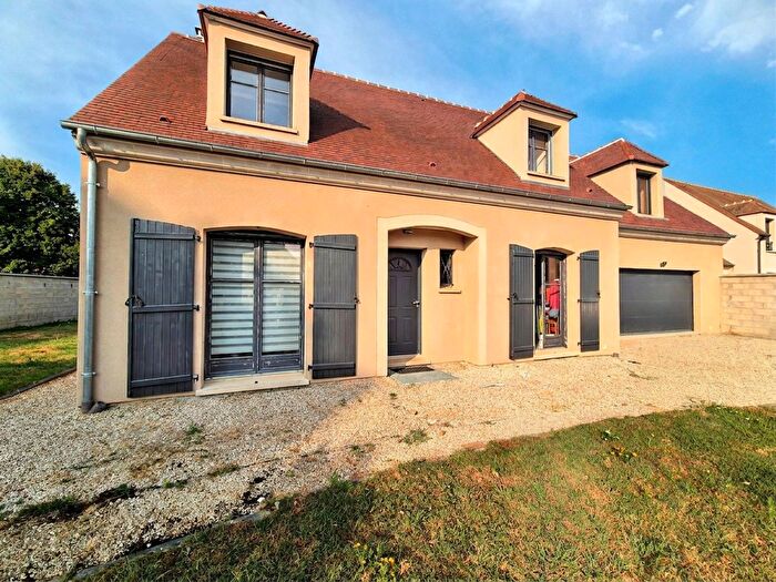 Maison 6 pièces à vendre à Soindres