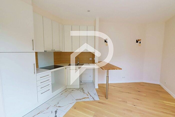 Appartement à louer - Gare, Chatou - 3 pièces - 2 chambres