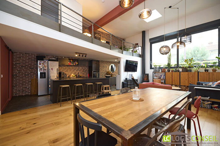 Maison à vendre - Châtillon - 6 pièces - 4 chambres