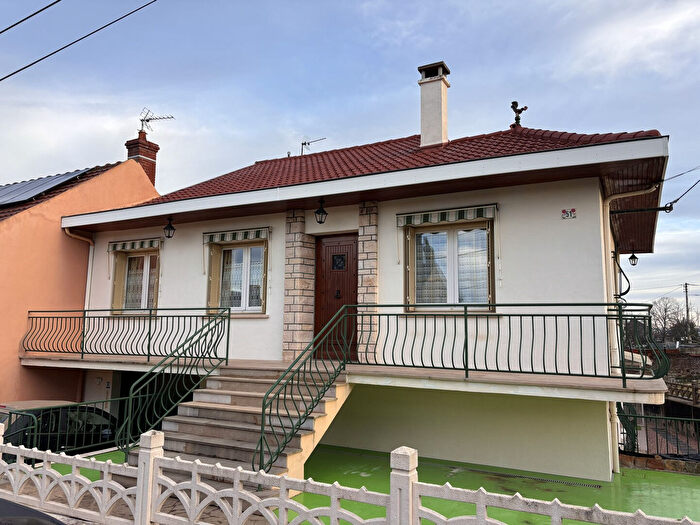 Maison à vendre - Montceau-les-Mines, Bellevue - 6 pièces - 4 chambres