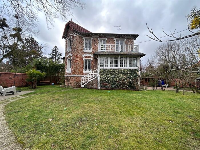 Maison à vendre - Le Vésinet - 7 pièces - 3 chambres