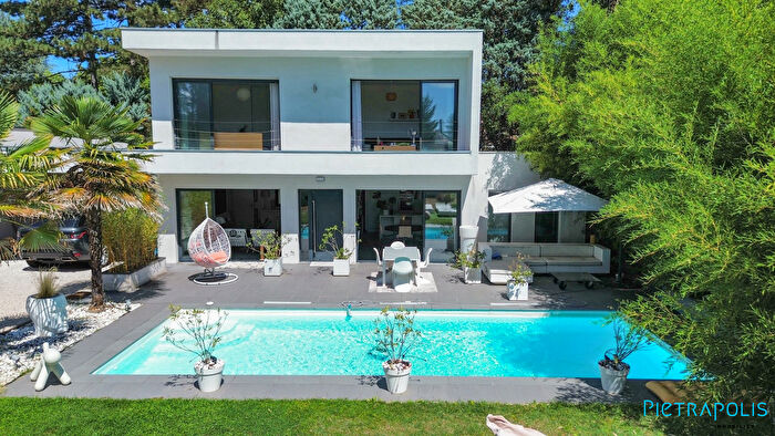 Maison 5 pièces à Charbonnières-les-Bains, à vendre