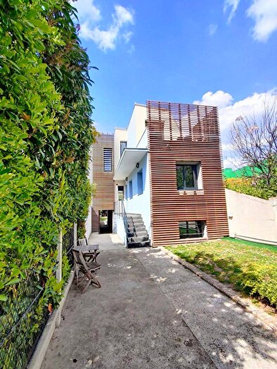 Maison 8 pièces à Agent Sarre-Centre-Les Vallées-La Garenne, Colombes, à louer