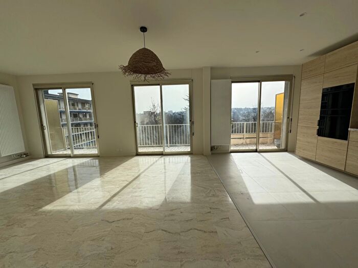 Appartement à louer - Écully, Chalier, Valvert - 4 pièces - 3 chambres