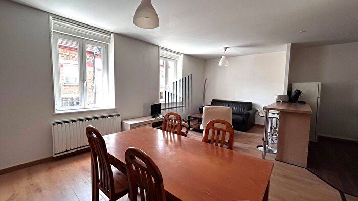 Appartement 4 pièces à Centre Ville, Reims, à louer