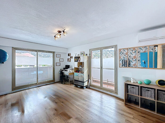 Appartement à vendre - Vence, Centre-ville - 2 pièces - 1 chambre