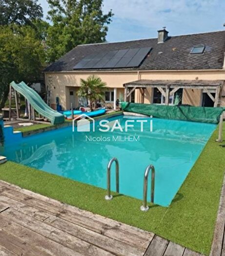 Maison 13 pièces à vendre à Fourmies, Hauts Trieux