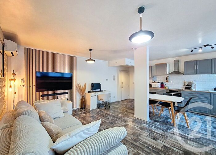 Appartement à vendre - Salon-de-Provence, Lurian, Guinemer, Basses Viougues - 3 pièces - 2 chambres