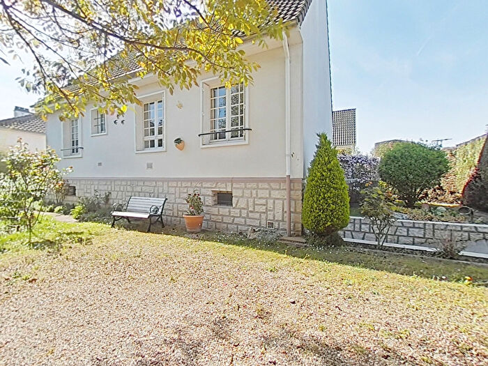 Maison 6 pièces à vendre - Fontenay-le-Fleury, Vieux village