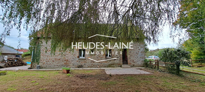 Maison à vendre - Saint-Laurent-de-Terregatte - 7 pièces - 5 chambres