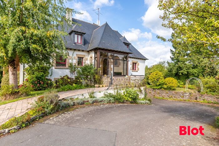 Maison à vendre - Fougères, Montaubert, Rillé, Saint-Sulpice - 7 pièces - 5 chambres