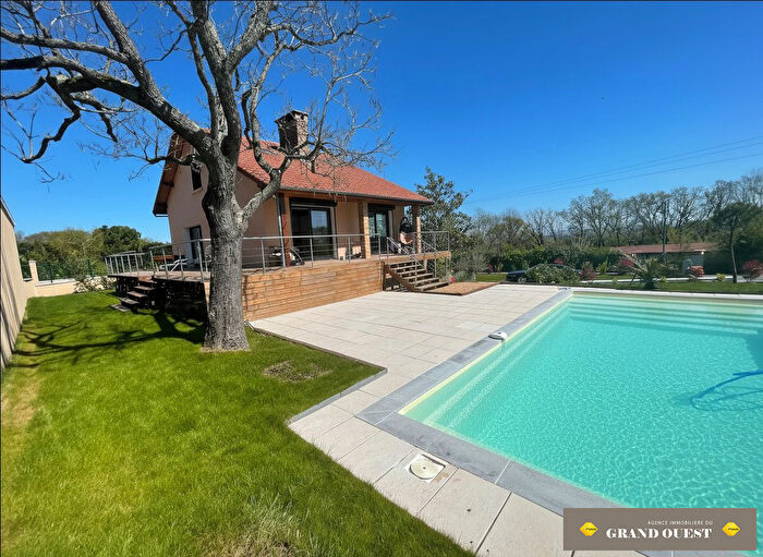 Maison à vendre - Morancé - 7 pièces - 5 chambres