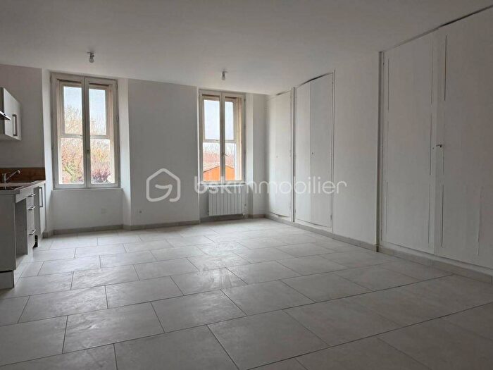 Appartement à louer - Besse-sur-Issole - 4 pièces - 3 chambres