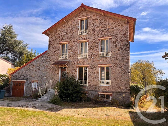 Saint-Fargeau-Ponthierry : Maison 8 pièces à louer