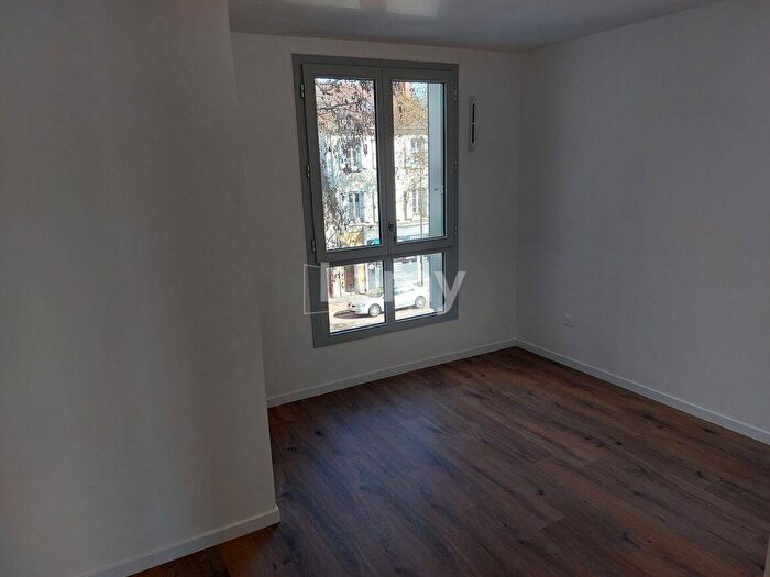 Gare, Mantes-la-Jolie : Appartement 3 pièces à louer
