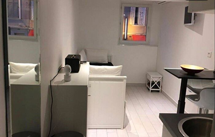 Appartement à louer - Centre-ville, Cannes - 1 pièce