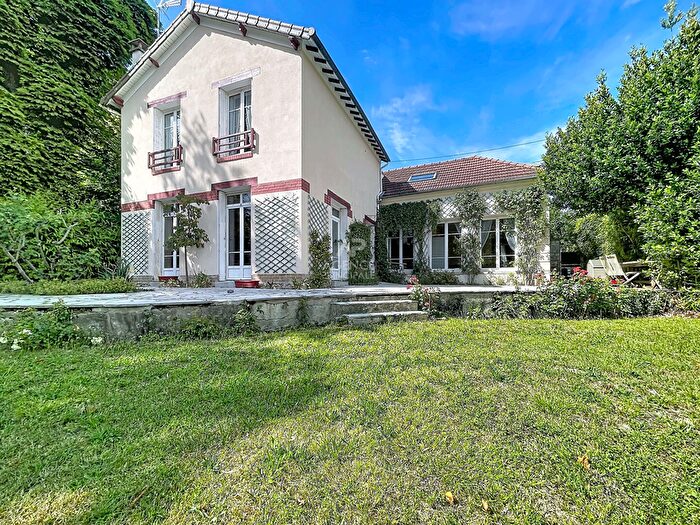 Maison 8 pièces à vendre - Chatou, Est