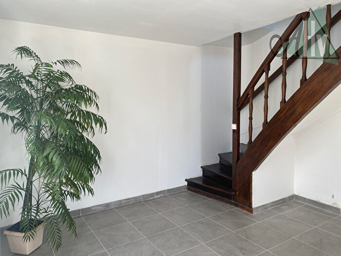 Montigny-Lencoup : Maison 3 pièces à louer