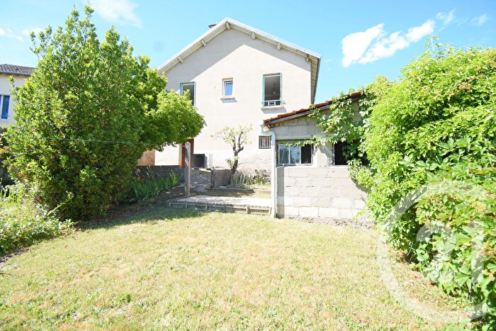 Maison 5 pièces à Saint-Yorre, à vendre