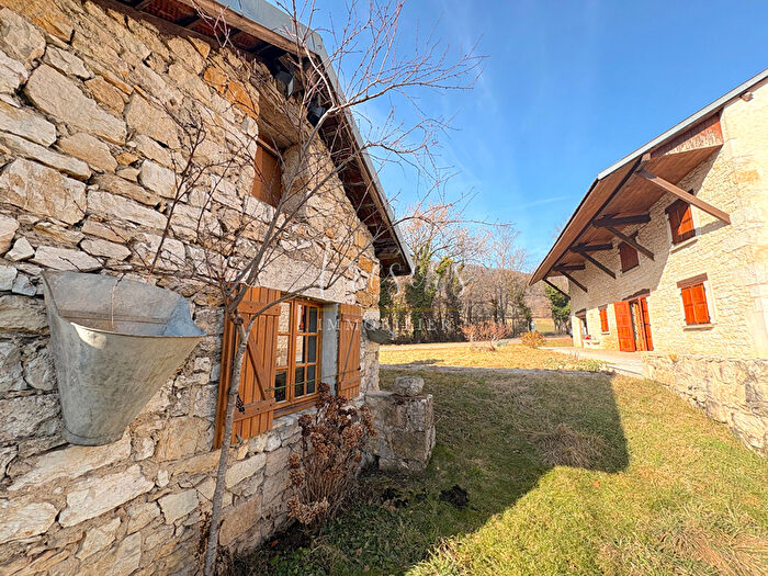 Maison à vendre - Le Petit-Abergement - 8 pièces - 5 chambres