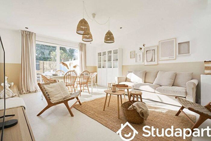 Appartement à louer - Saint Michel-Tertiales-Le Rôleur, Valenciennes - 1 pièce - 2 chambres