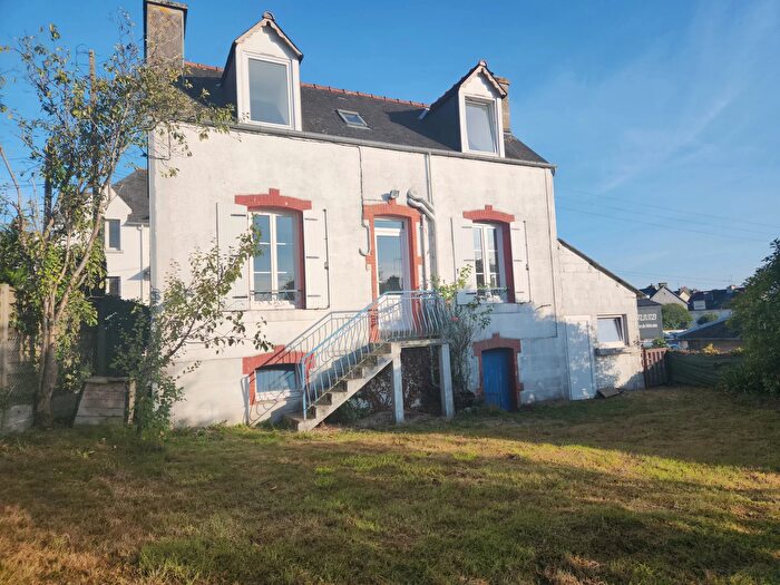 Maison à vendre - Carhaix-Plouguer - 4 pièces - 2 chambres