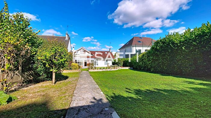 Maison à vendre - Rueil-Malmaison, Mazurieres - 6 pièces - 4 chambres