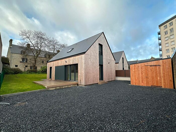 Maison à louer - Équeurdreville-Hainneville, Centre-ville - 4 pièces - 3 chambres