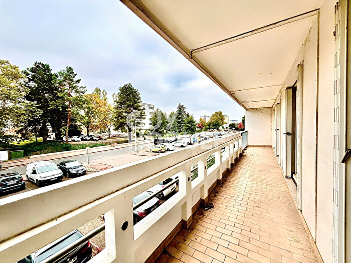 Appartement à vendre - Vénissieux, Anatole France, Paul Langevin - 5 pièces - 4 chambres