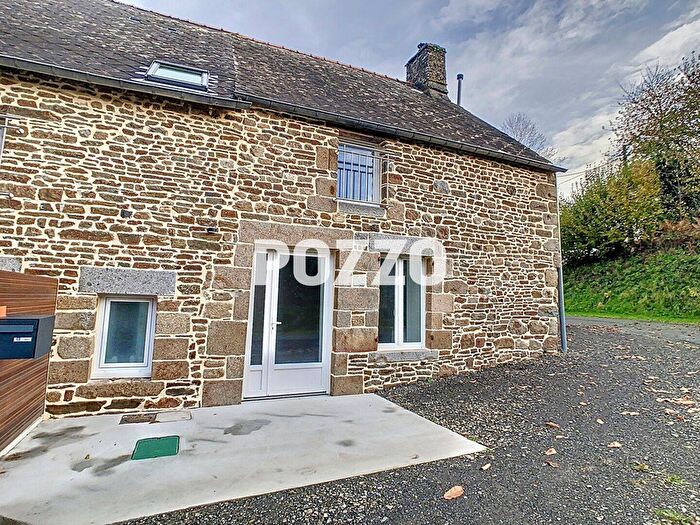 Maison à louer - Sougéal - 4 pièces - 3 chambres