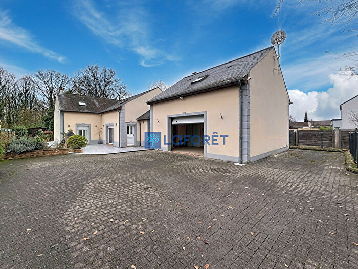 Maison à vendre - Vaux-le-Pénil - 9 pièces - 6 chambres