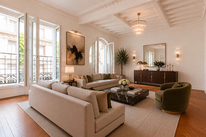 Paris 16ème, Auteuil-Nord, Jasmin, Mirabeau : Appartement 4 pièces à louer