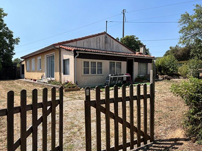 Maison 5 pièces à Availles-Limouzine, à vendre