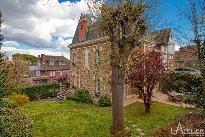 Maison à vendre - Saint-Cloud, Coteaux, Bords de Seine - 9 pièces - 5 chambres