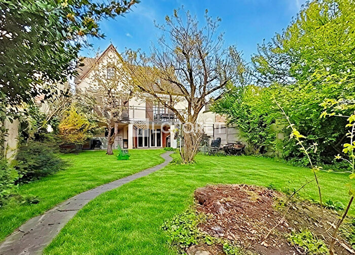 Maison 6 pièces à Sucy-en-Brie, Plateau, à vendre