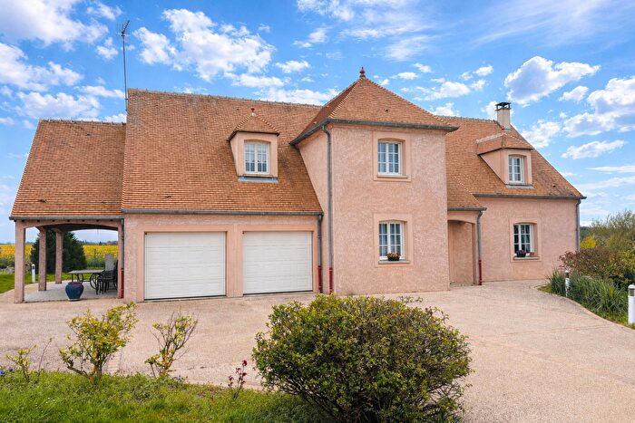 Savigny-sur-Clairis - Maison 8 pièces à vendre