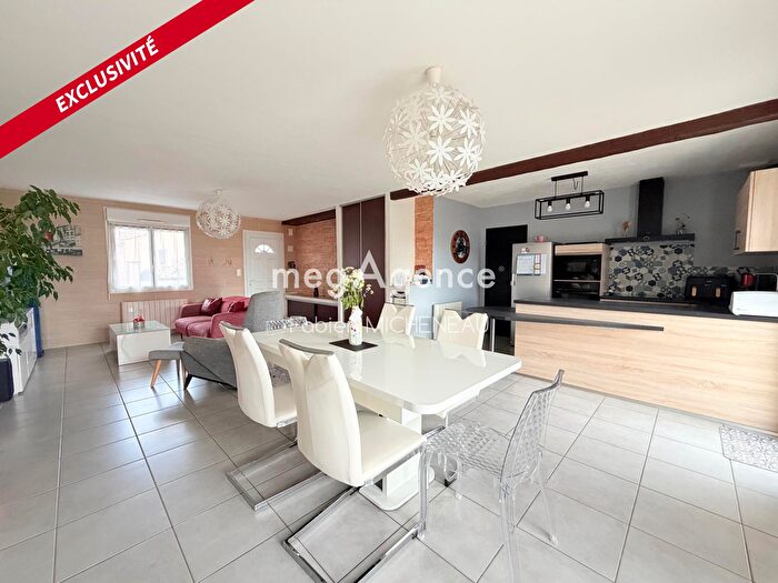 Maison à vendre - Yzernay - 5 pièces - 4 chambres