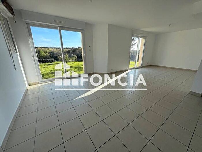 Maison à louer - Brandivy - 5 pièces - 4 chambres