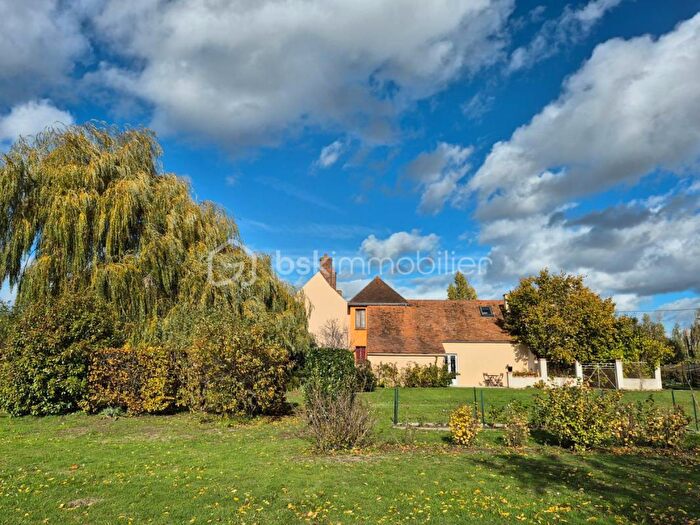 Maison à vendre - Saint-Benoît-sur-Loire - 7 pièces - 5 chambres