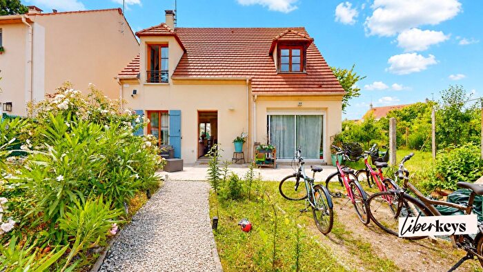 Bruyères-sur-Oise : Maison 6 pièces à vendre