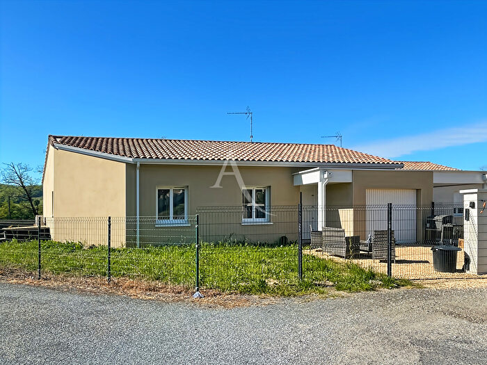 Maison à vendre - Penne-dAgenais - 5 pièces - 3 chambres