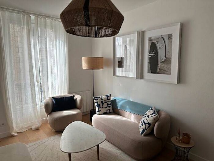 Appartement à louer - Montmartre, Paris ème arrondissement - 2 pièces - 1 chambre