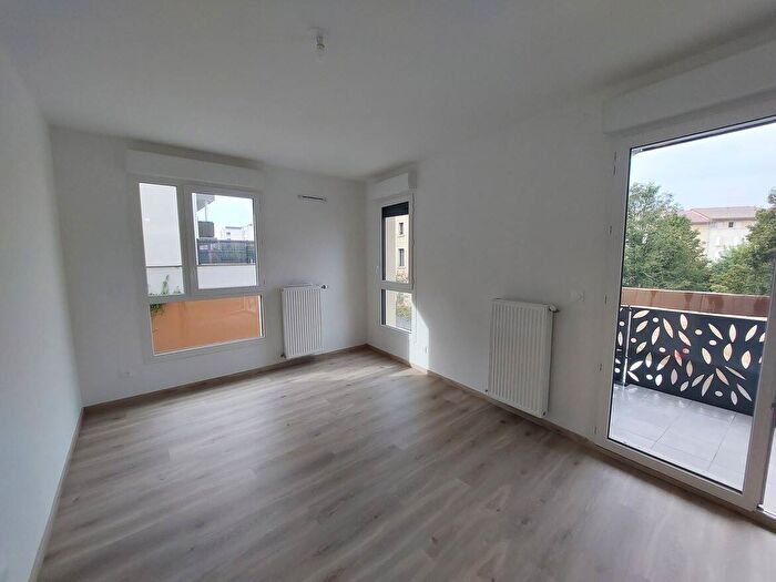 Appartement 3 pièces à louer à Nord, Jassans-Riottier