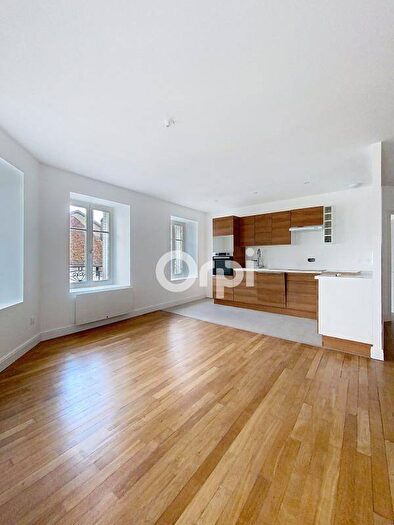 Appartement à louer - Centre, Neufchâteau - 4 pièces - 3 chambres