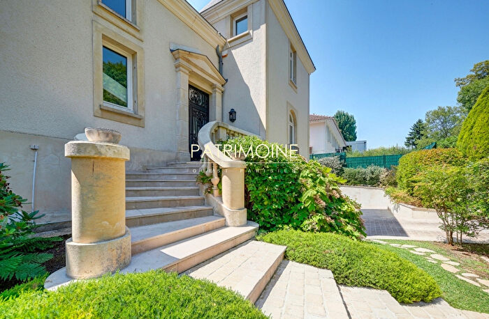 Saint-Germain-en-Laye : Maison 10 pièces à vendre